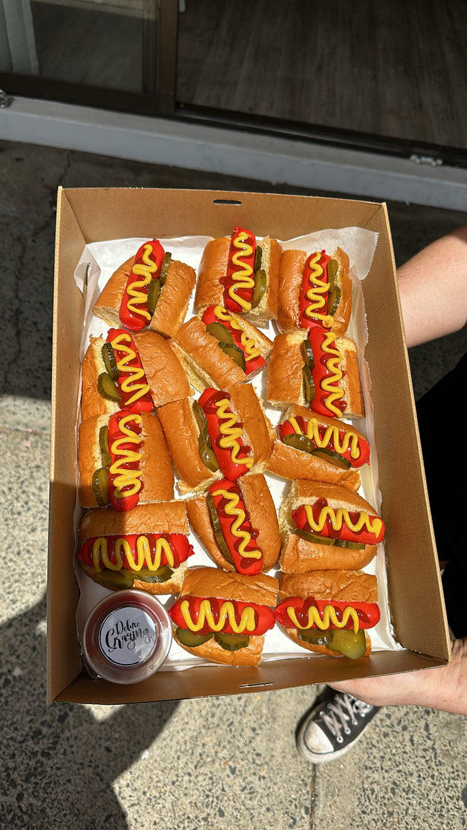 Mini Hot Dogs – Deluxe Grazing Pty Ltd